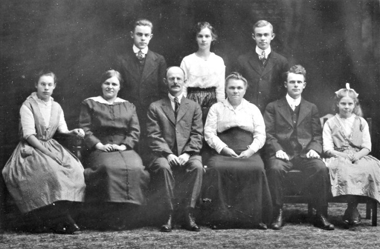 Mulder Family Reunion Photo–IDENTIFICATIONS! | The Family Kalamazoo